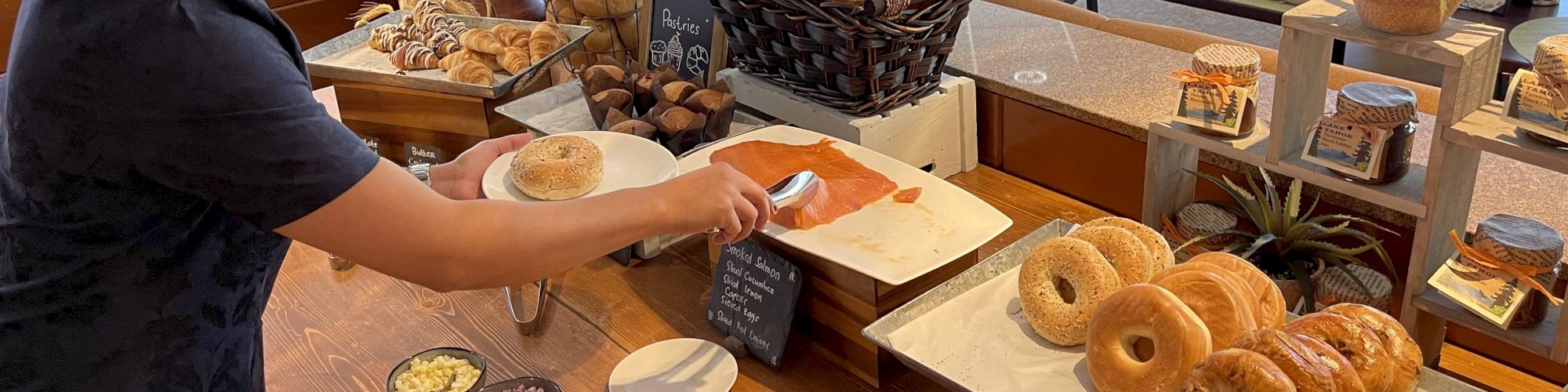 Olympic Valley Dining | Everline Resort & Spa – Cascades | Breakfast ...